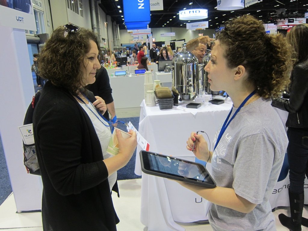 New Orleans Trade Show Models and Booth Hostesses - Empyre Talent