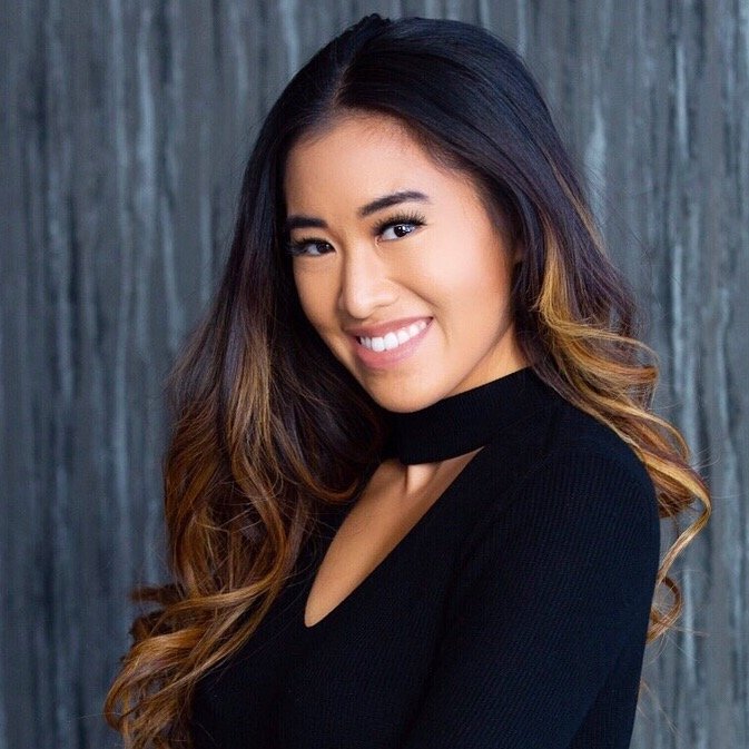 New Orleans Trade Show Models and Booth Hostesses - Empyre Talent