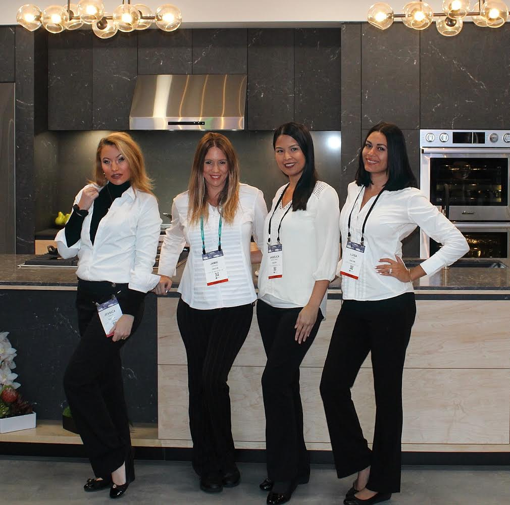 Nashville Trade Show Models and Booth Hostesses - Empyre Talent